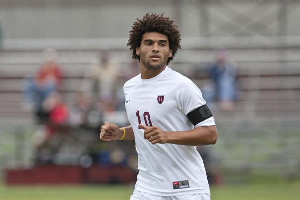 Soccer’s Akpan named National Player of the Week — Harvard Gazette