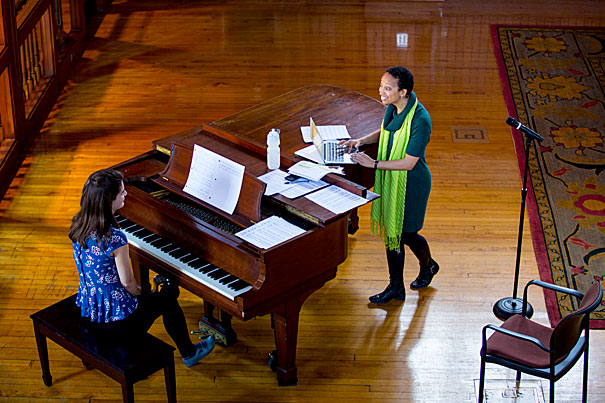 Making poetry sing — Harvard Gazette