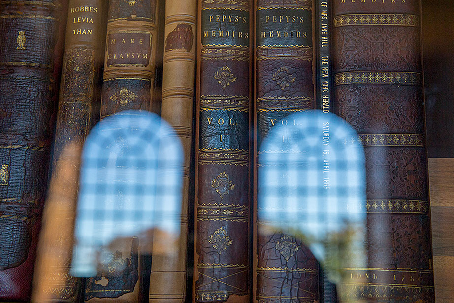 A look inside: Undergraduate House libraries — Harvard Gazette