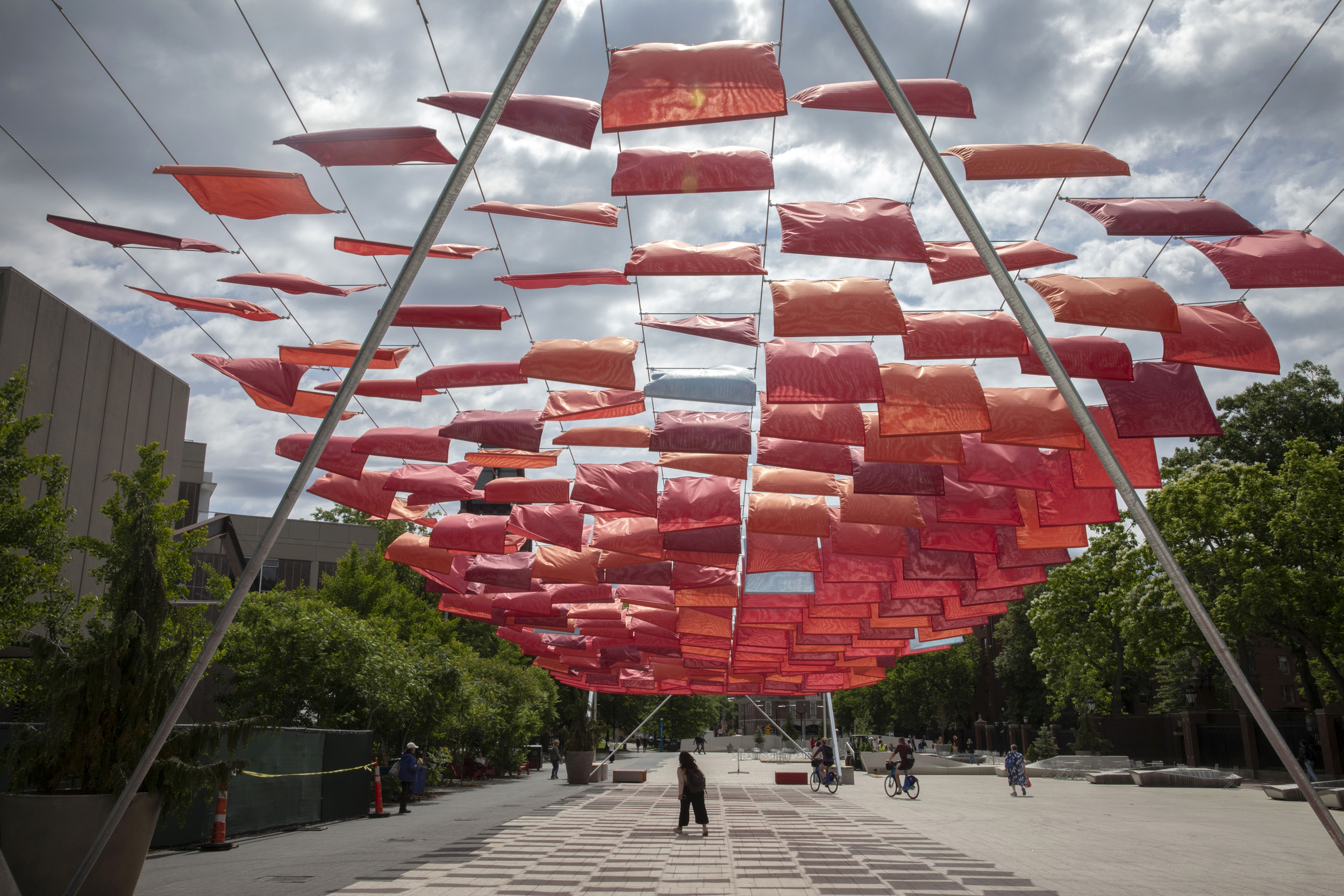 Artistic canopy creates comfort zone in Science Center Plaza — Harvard ...