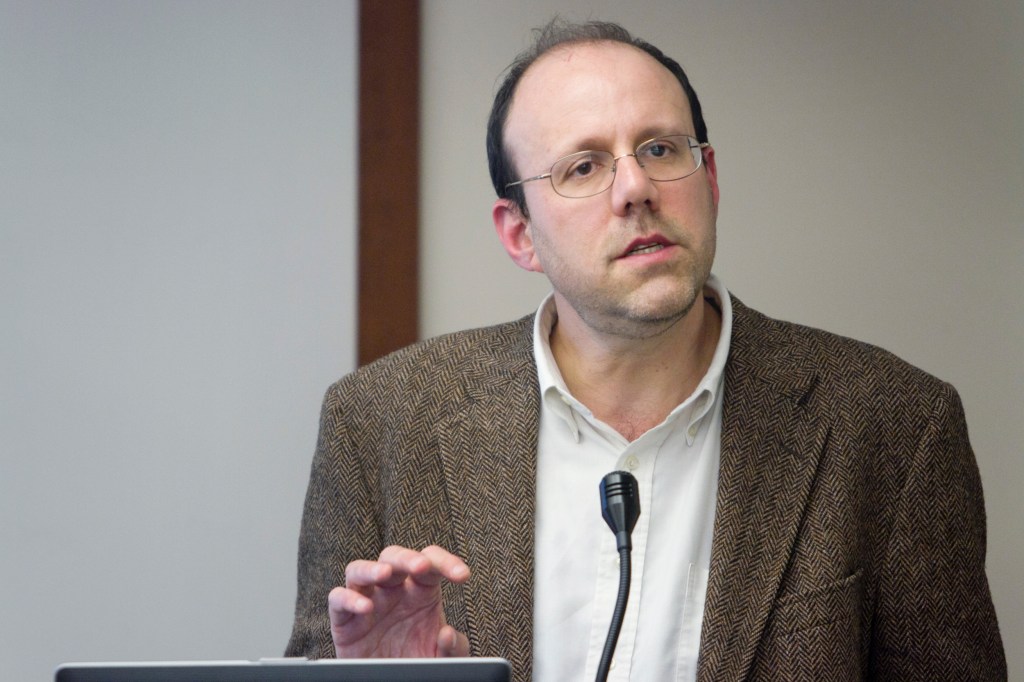 Harvard's Michael Kremer recognized with Nobel in economics — Harvard ...