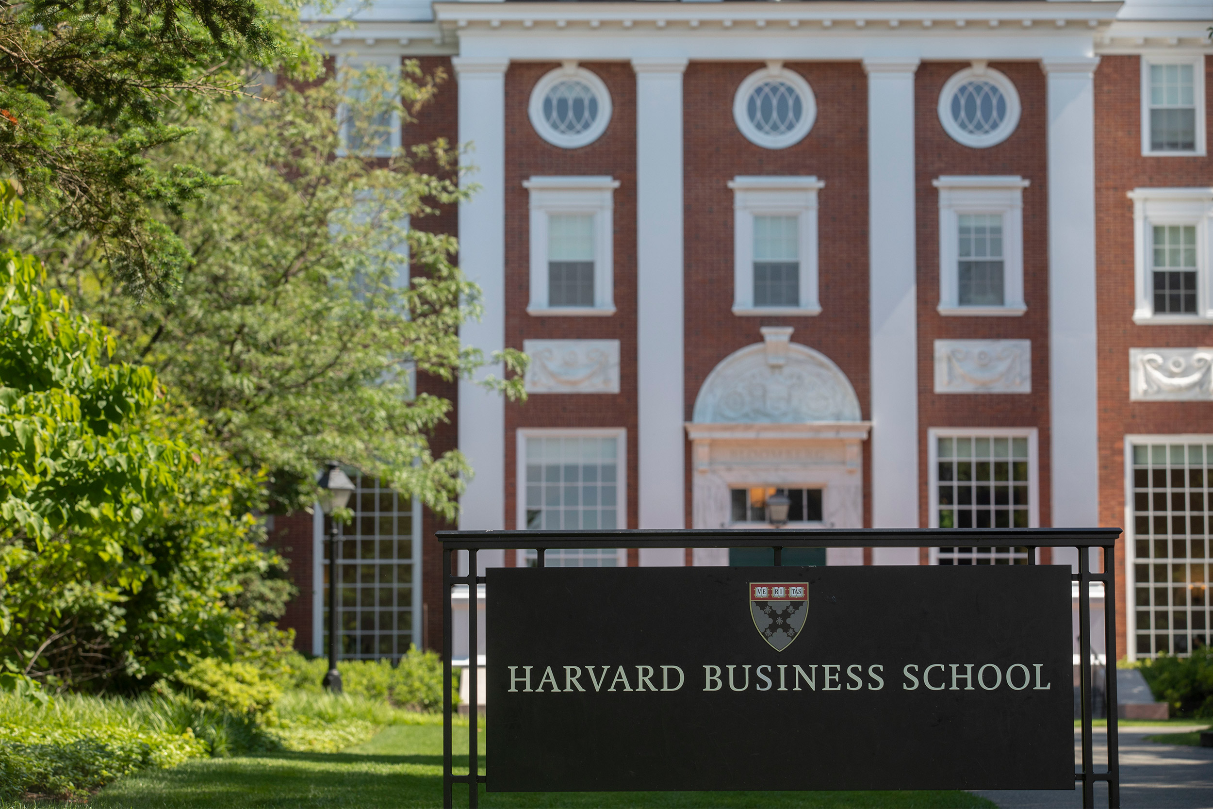 HBS professors win Wyss Awards for Excellence in Mentoring — Harvard ...
