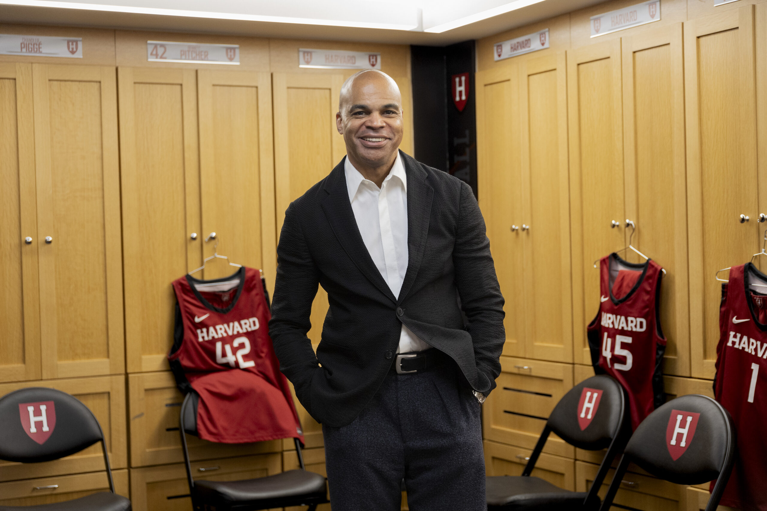 Men's basketball locker room to bear Tommy Amaker name — Harvard Gazette