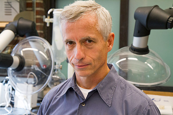 Eric Jacobsen receives 2024 Welch Award — Harvard Gazette