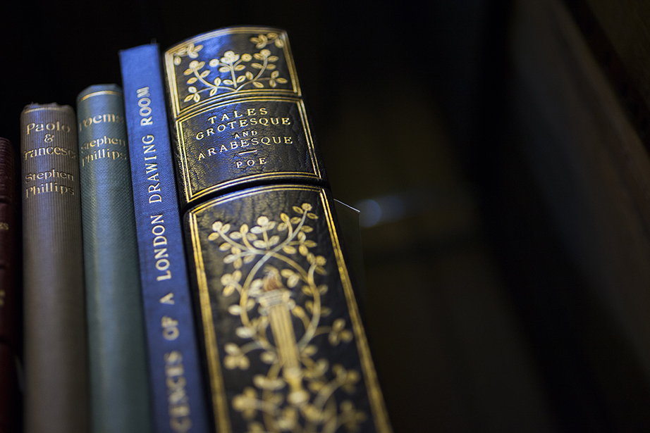 Harry’s books — Harvard Gazette