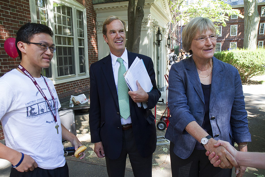 Settling in — Harvard Gazette