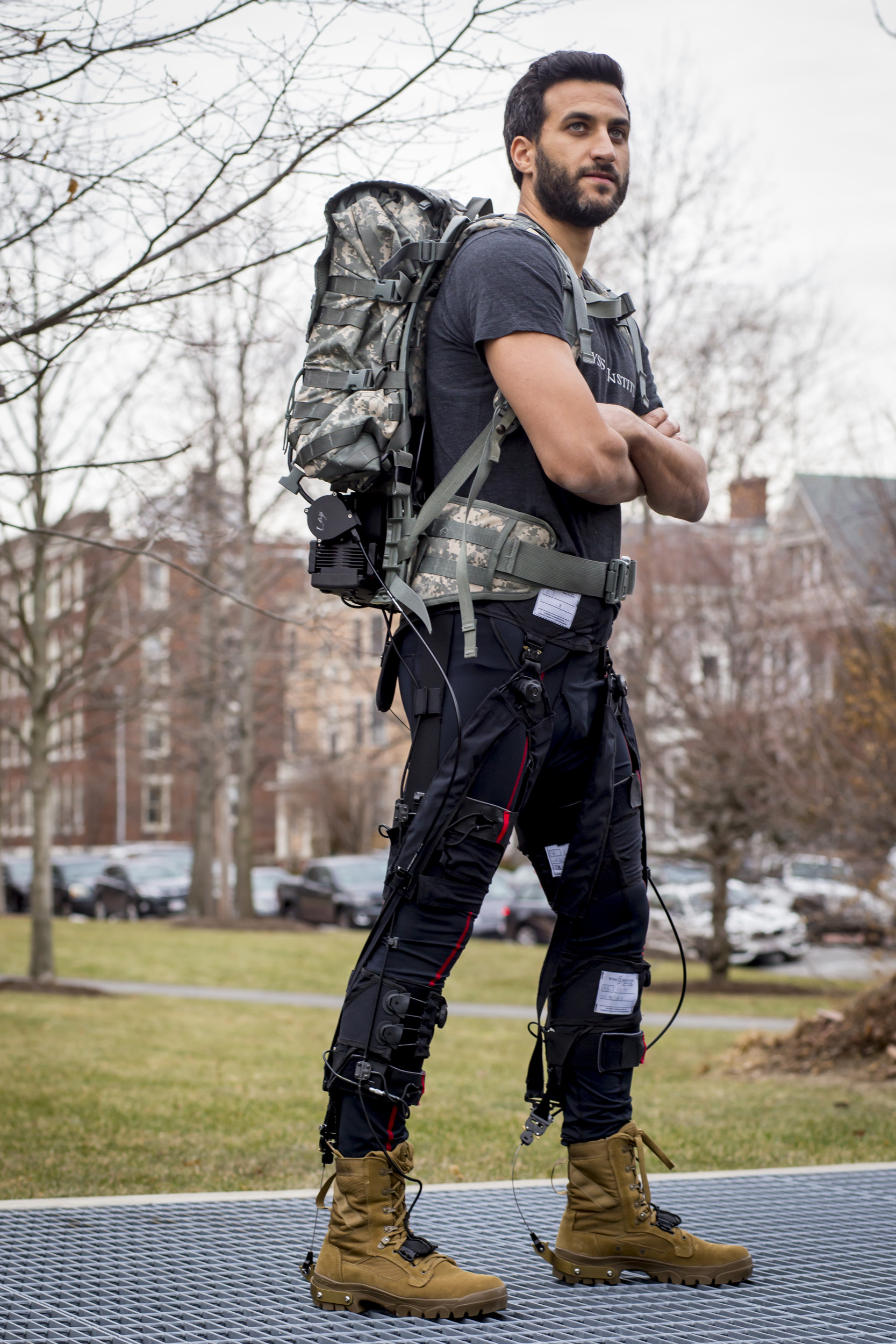 Next generation of robots crawl, run, fly into the real world — Harvard ...