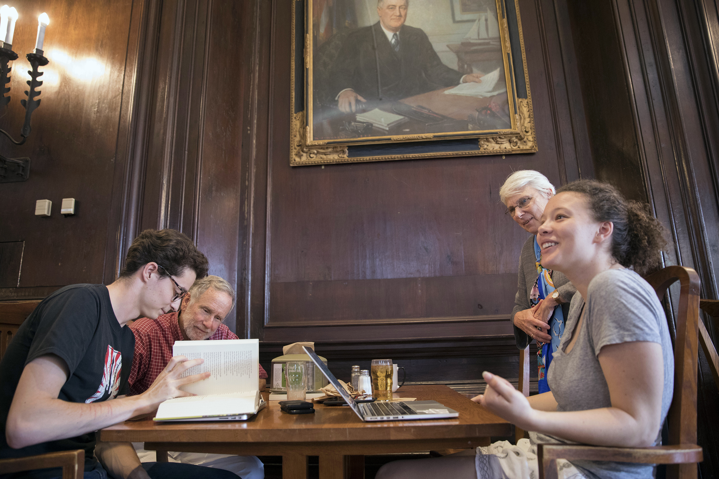 The deans who make Harvard’s Houses home — Harvard Gazette