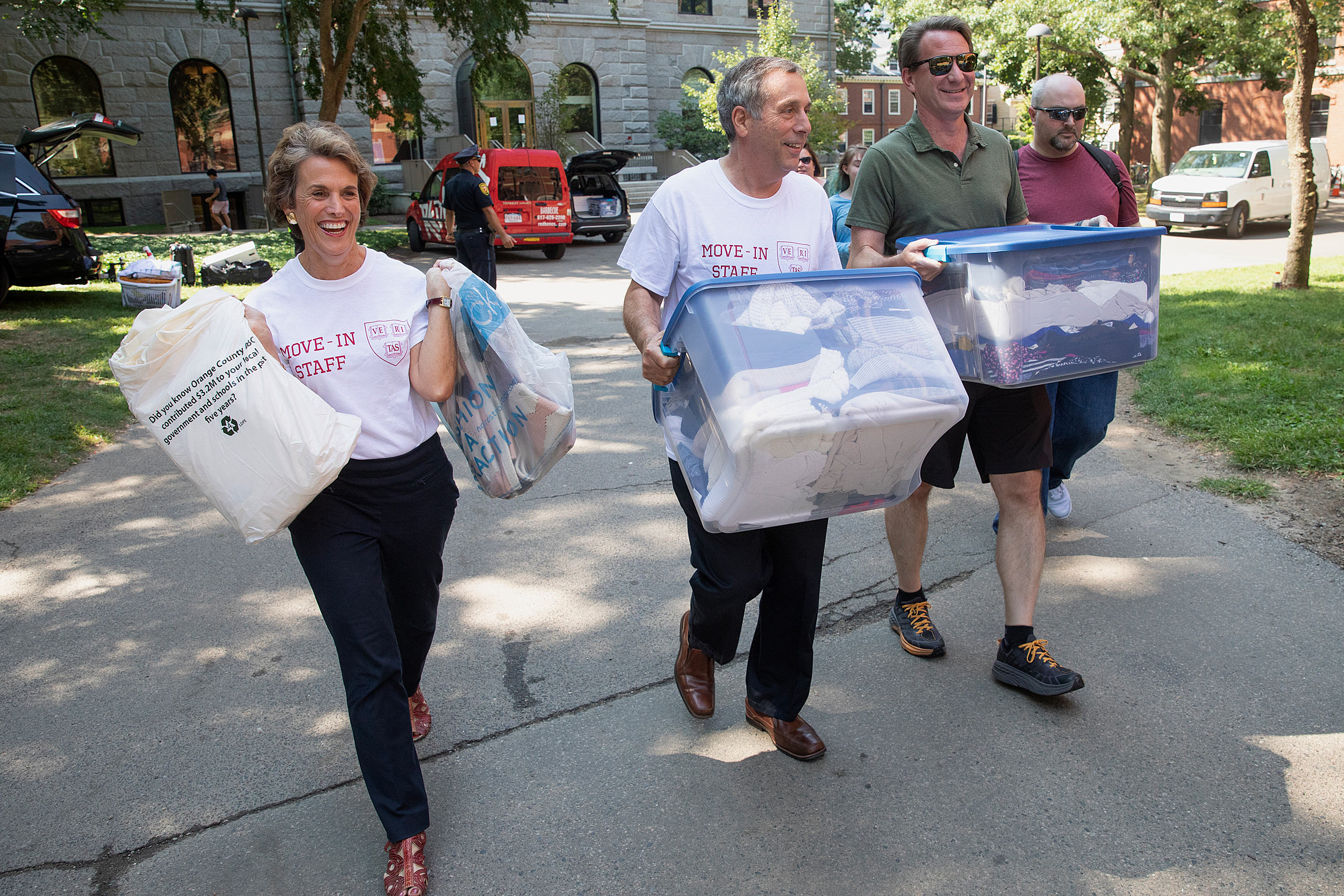 Harvard leaders welcome students on move-in day — Harvard Gazette