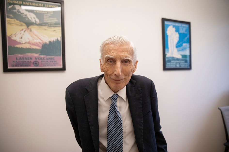Martin Rees brings ‘On the Future: Prospects for Humanity’ to Harvard ...