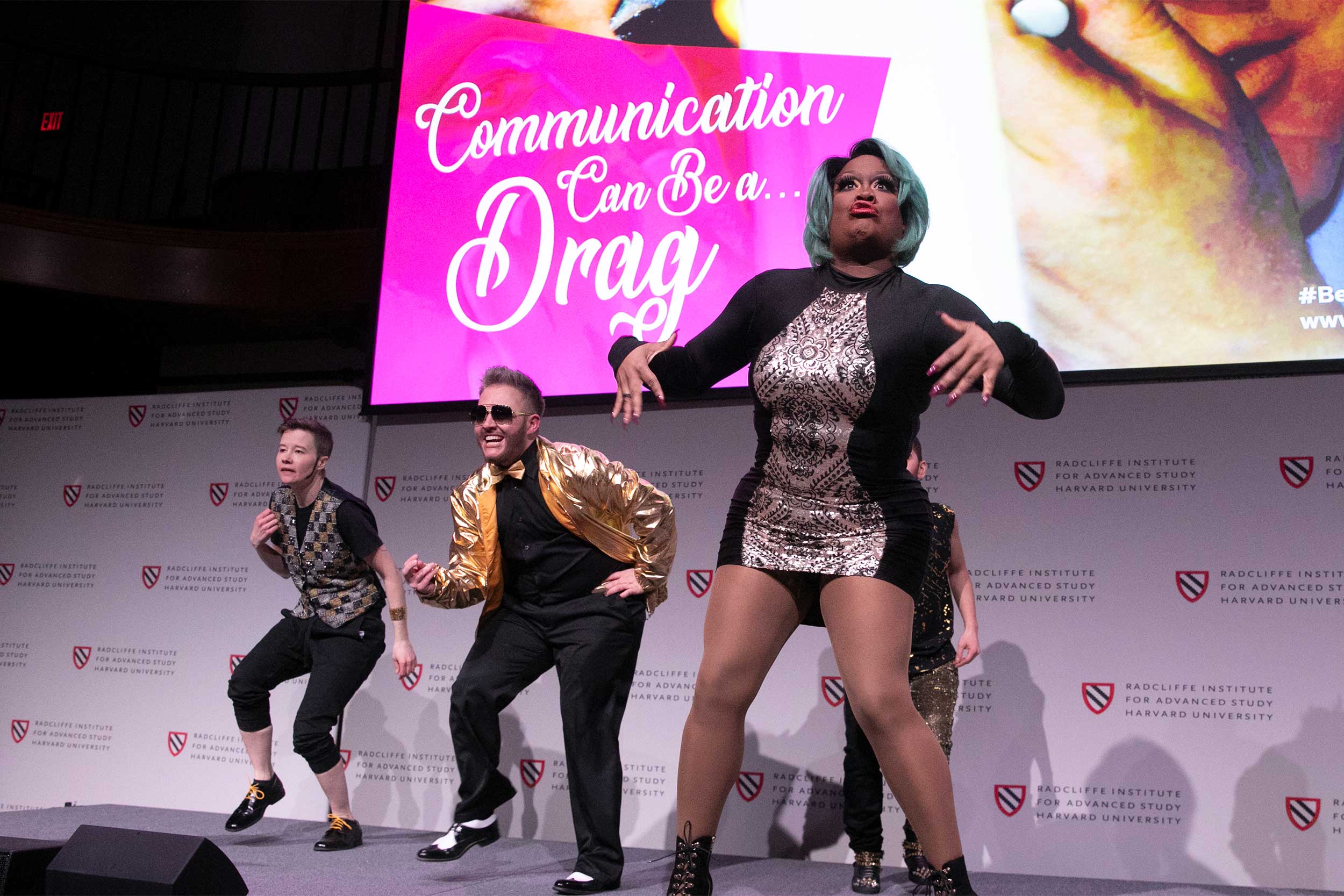 Actor who voices Siri joins Harvard panel on communication — Harvard ...