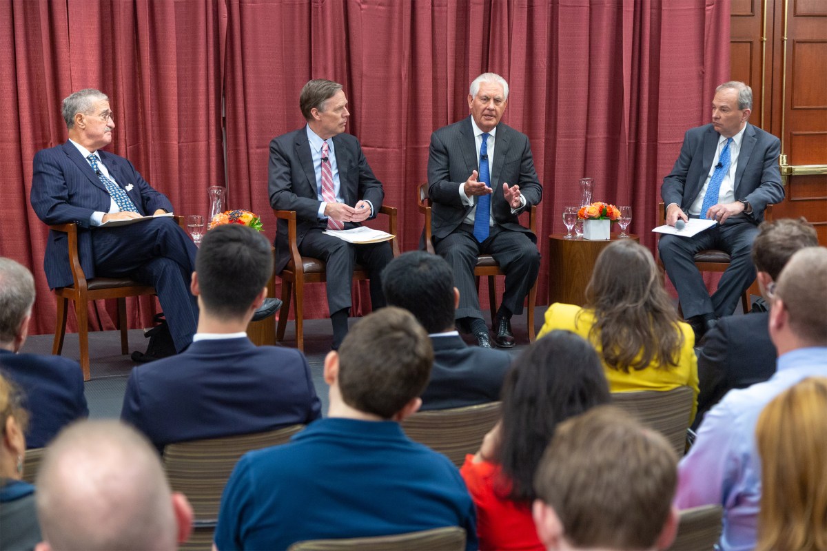 Harvard faculty and staff weigh in on their summer reading picks ...