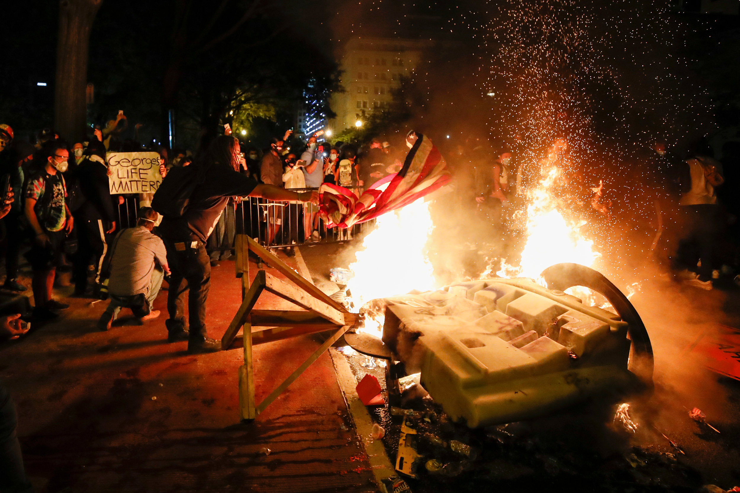 Police violence and the ‘bystander effect’ explained — Harvard Gazette