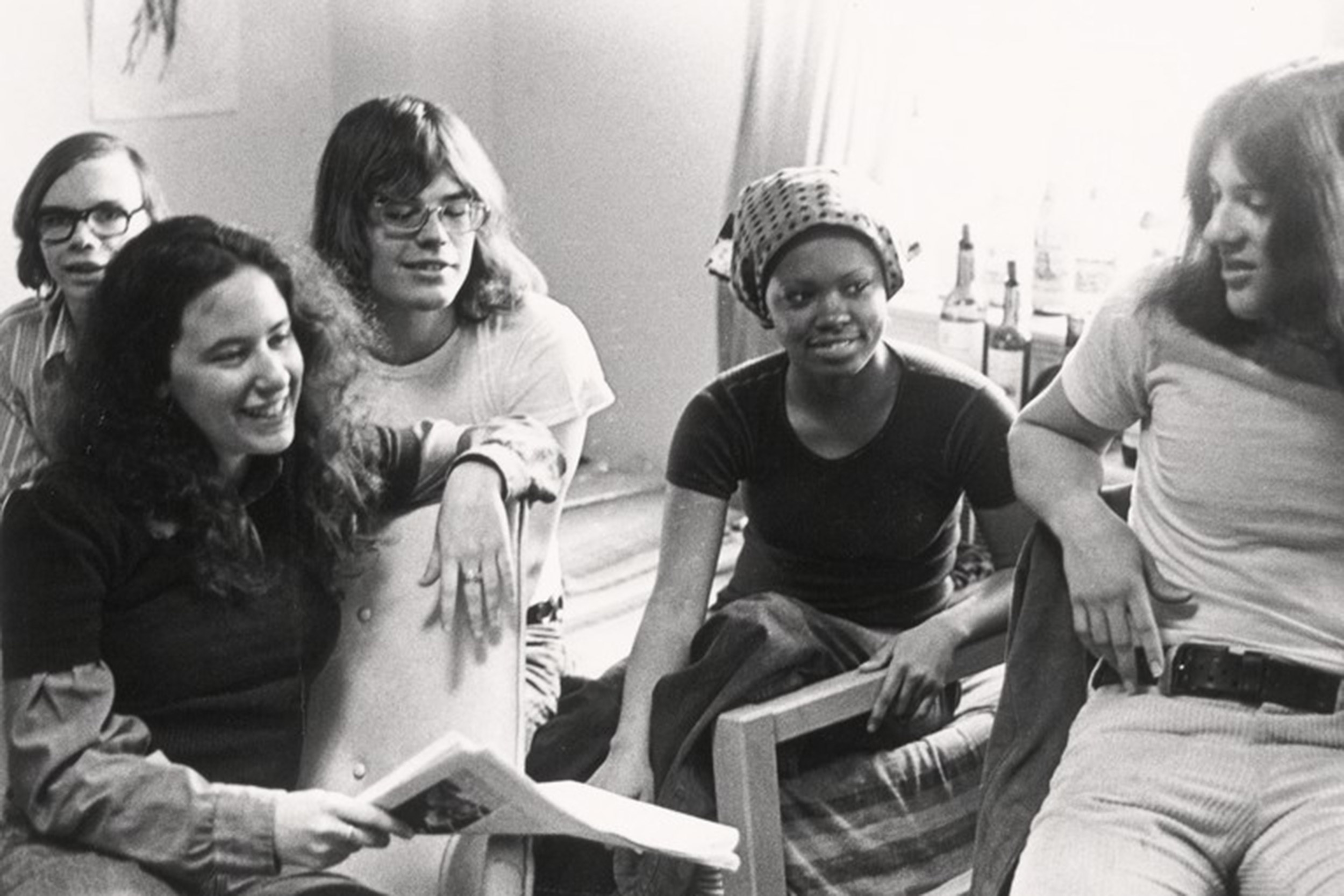 Tour shares stories about Harvard’s pioneering women — Harvard Gazette