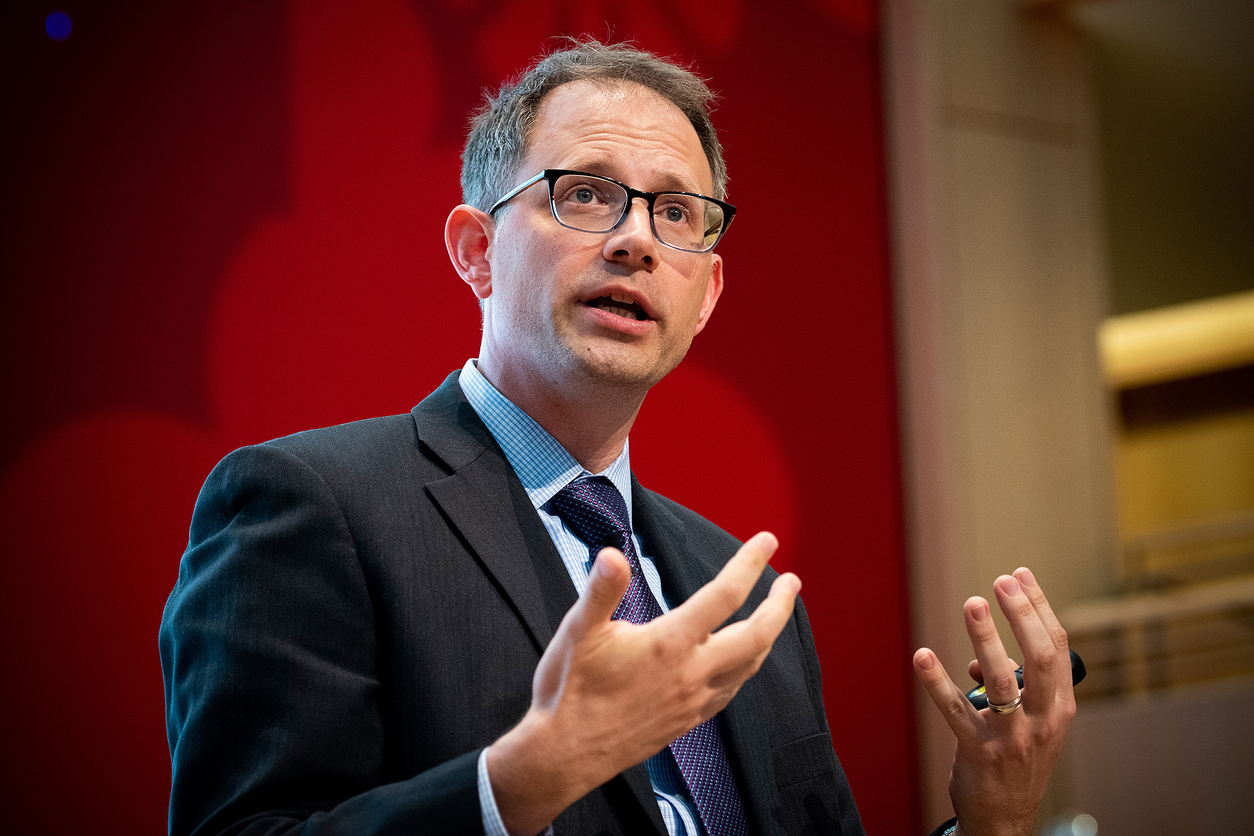 Harvard Business professor analyzes bad customers — Harvard Gazette