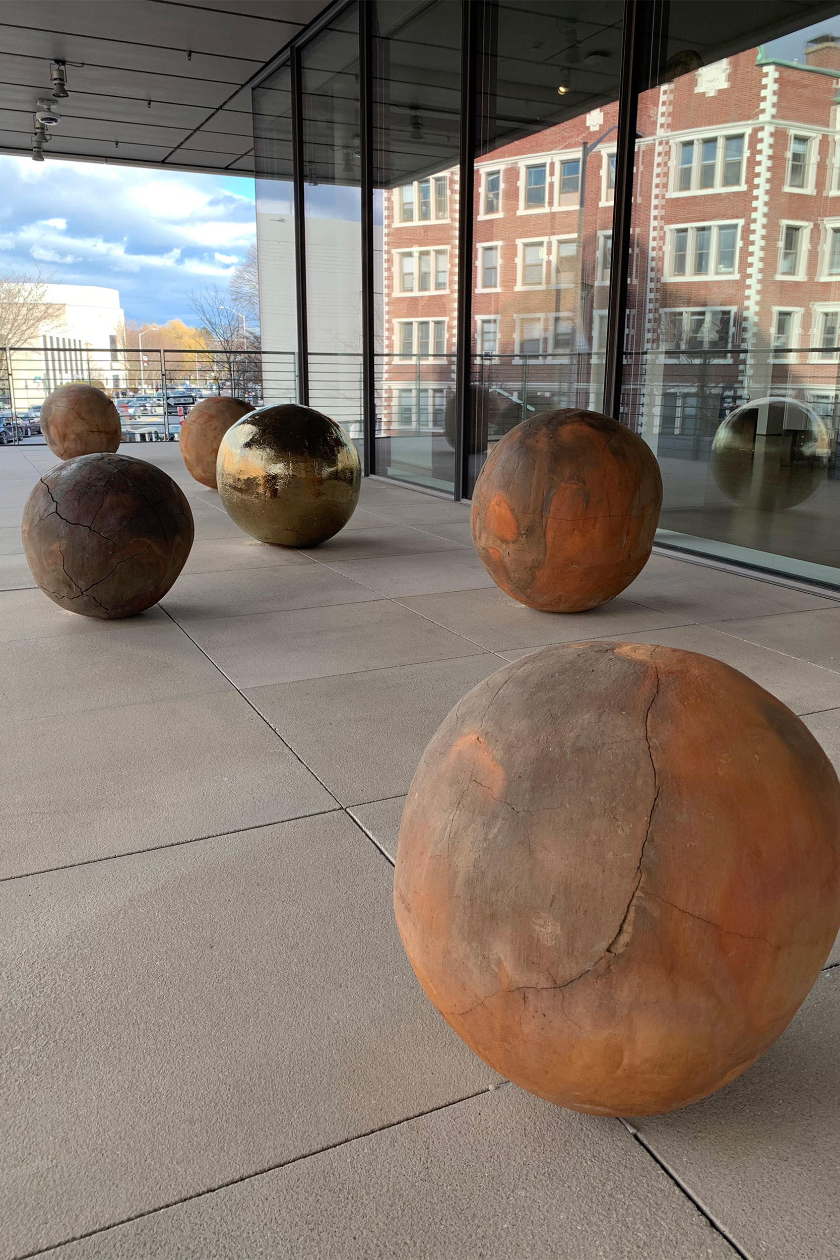 Bosco Sodi’s spheres land on Harvard Art Museums’ terrace — Harvard Gazette