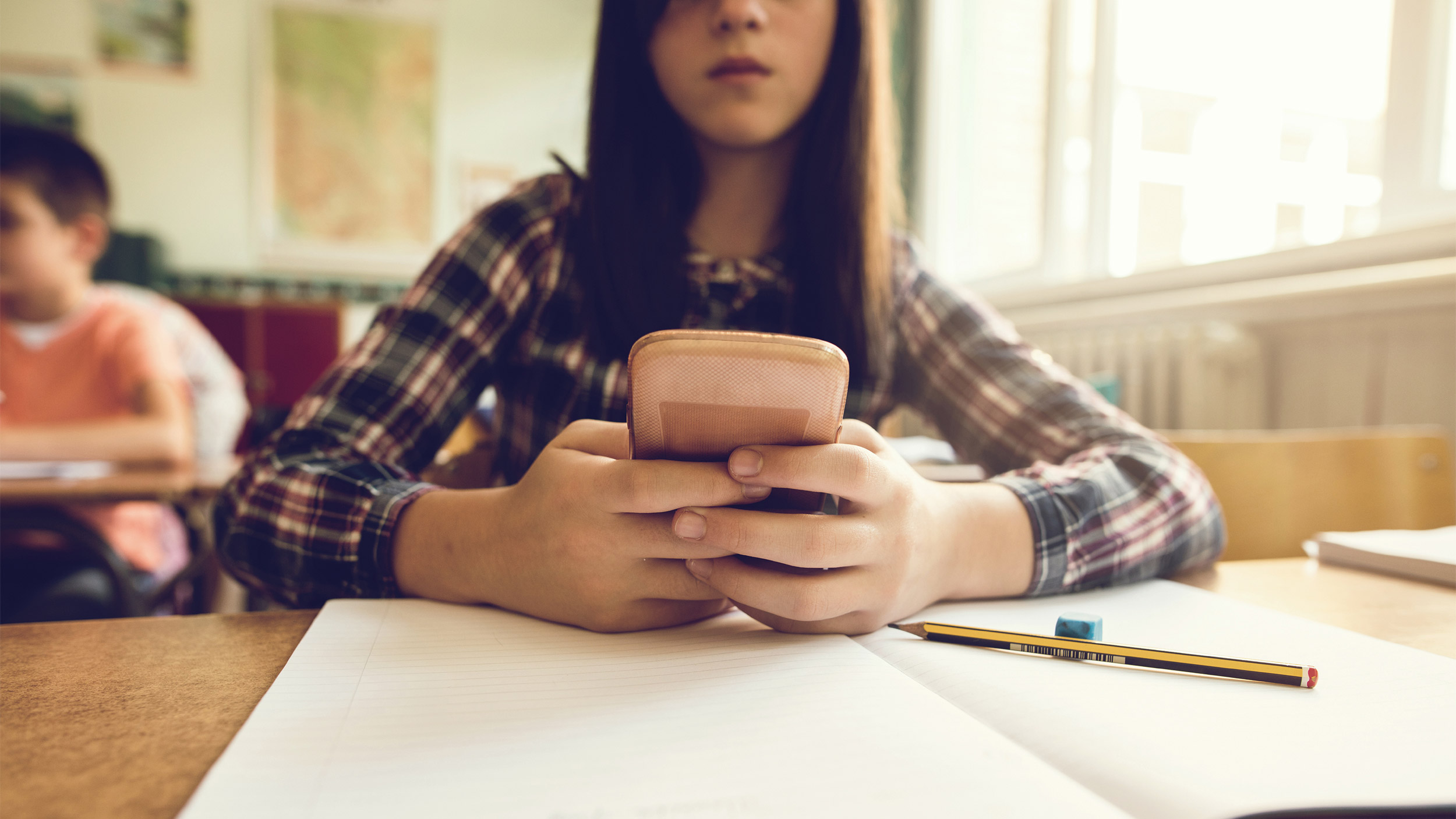 Experts see pros and cons to allowing cellphones in class — Harvard Gazette