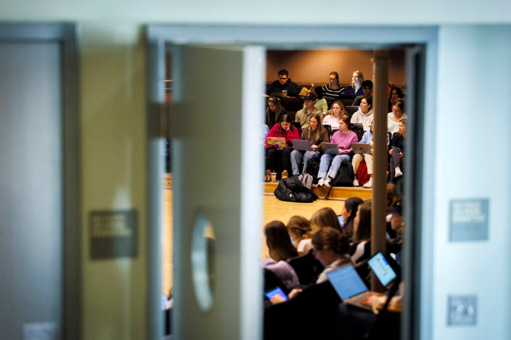 Inside Harvard’s Taylor Swift class — Harvard Gazette